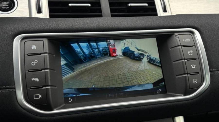 Black Land Rover Range Rover Evoque 2017 in Riga, with an engine capacity of 2.00 L and mileage of 192 thousand km for 15990 €, photo 5 on AUTOMOTO.COM.LV