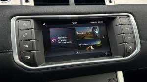 Black Land Rover Range Rover Evoque 2017 in Riga, with an engine capacity of 2.00 L and mileage of 192 thousand km for 15990 €, photo 11 on AUTOMOTO.COM.LV