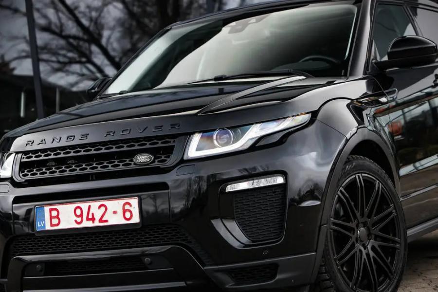 Melns Land Rover Range Rover Evoque 2017 Jelgava, ar dzinēja tilpumu 2.00 L un nobraukumu 173 tūkst. km par 15990 €, foto 4 vietnē AUTOMOTO.COM.LV