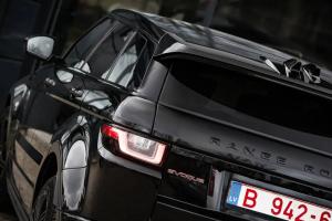 Melns Land Rover Range Rover Evoque 2017 Jelgava, ar dzinēja tilpumu 2.00 L un nobraukumu 173 tūkst. km par 15990 €, foto 16 vietnē AUTOMOTO.COM.LV