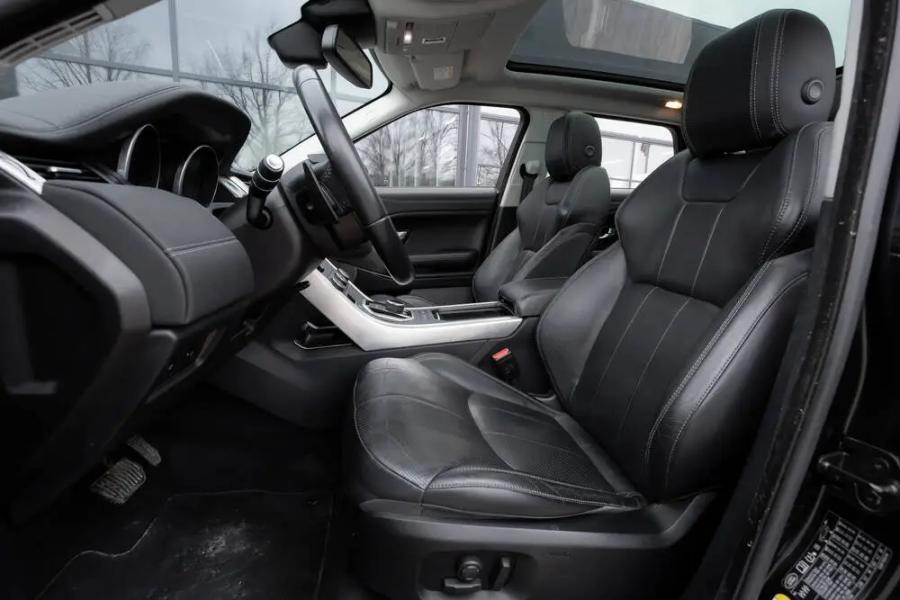 Melns Land Rover Range Rover Evoque 2017 Jelgava, ar dzinēja tilpumu 2.00 L un nobraukumu 173 tūkst. km par 15990 €, foto 21 vietnē AUTOMOTO.COM.LV