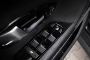 Melns Land Rover Range Rover Evoque 2017 Jelgava, ar dzinēja tilpumu 2.00 L un nobraukumu 173 tūkst. km par 15990 €, foto 22 vietnē AUTOMOTO.COM.LV