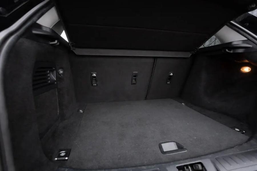 Melns Land Rover Range Rover Evoque 2017 Jelgava, ar dzinēja tilpumu 2.00 L un nobraukumu 173 tūkst. km par 15990 €, foto 24 vietnē AUTOMOTO.COM.LV