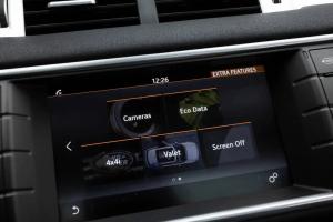 Melns Land Rover Range Rover Evoque 2017 Jelgava, ar dzinēja tilpumu 2.00 L un nobraukumu 173 tūkst. km par 15990 €, foto 33 vietnē AUTOMOTO.COM.LV