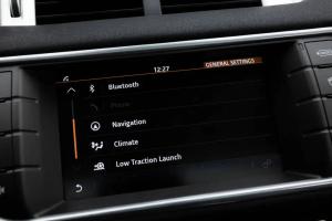 Melns Land Rover Range Rover Evoque 2017 Jelgava, ar dzinēja tilpumu 2.00 L un nobraukumu 173 tūkst. km par 15990 €, foto 37 vietnē AUTOMOTO.COM.LV