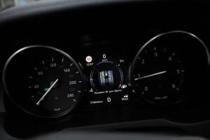 Melns Land Rover Range Rover Evoque 2017 Jelgava, ar dzinēja tilpumu 2.00 L un nobraukumu 173 tūkst. km par 15990 €, foto 40 vietnē AUTOMOTO.COM.LV