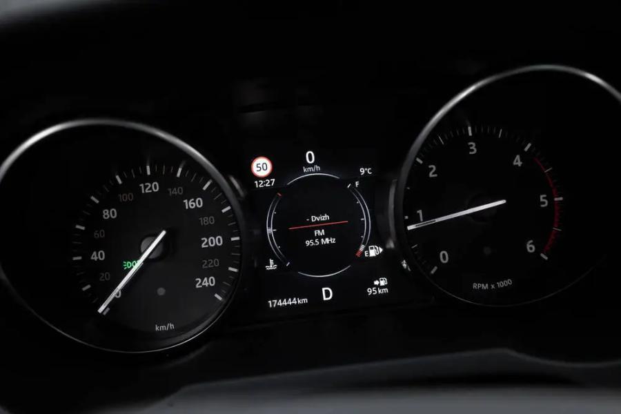 Melns Land Rover Range Rover Evoque 2017 Jelgava, ar dzinēja tilpumu 2.00 L un nobraukumu 173 tūkst. km par 15990 €, foto 41 vietnē AUTOMOTO.COM.LV