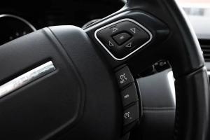 Melns Land Rover Range Rover Evoque 2017 Jelgava, ar dzinēja tilpumu 2.00 L un nobraukumu 173 tūkst. km par 15990 €, foto 42 vietnē AUTOMOTO.COM.LV