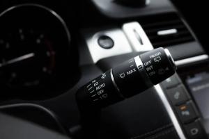 Melns Land Rover Range Rover Evoque 2017 Jelgava, ar dzinēja tilpumu 2.00 L un nobraukumu 173 tūkst. km par 15990 €, foto 45 vietnē AUTOMOTO.COM.LV