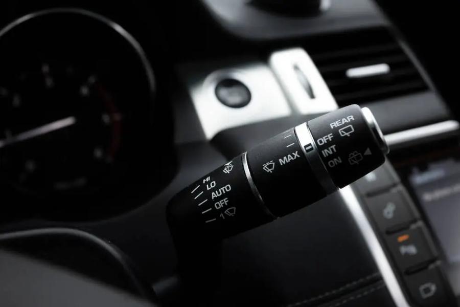 Melns Land Rover Range Rover Evoque 2017 Jelgava, ar dzinēja tilpumu 2.00 L un nobraukumu 173 tūkst. km par 15990 €, foto 45 vietnē AUTOMOTO.COM.LV