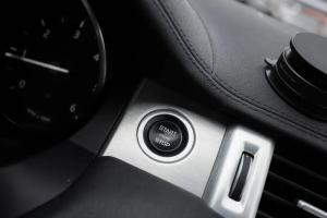 Melns Land Rover Range Rover Evoque 2017 Jelgava, ar dzinēja tilpumu 2.00 L un nobraukumu 173 tūkst. km par 15990 €, foto 47 vietnē AUTOMOTO.COM.LV