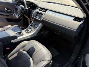 Black Land Rover Range Rover Evoque 2017 in Alytus, with an engine capacity of 2.00 L and mileage of 158 thousand km for 8550 €, photo 7 on AUTOMOTO.COM.LV