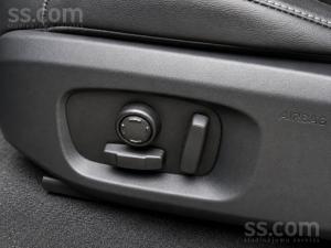 Melns Land Rover Range Rover Evoque 2017 Rīga, ar dzinēja tilpumu 2.00 L un nobraukumu 184 tūkst. km par 13500 €, foto 18 vietnē AUTOMOTO.COM.LV