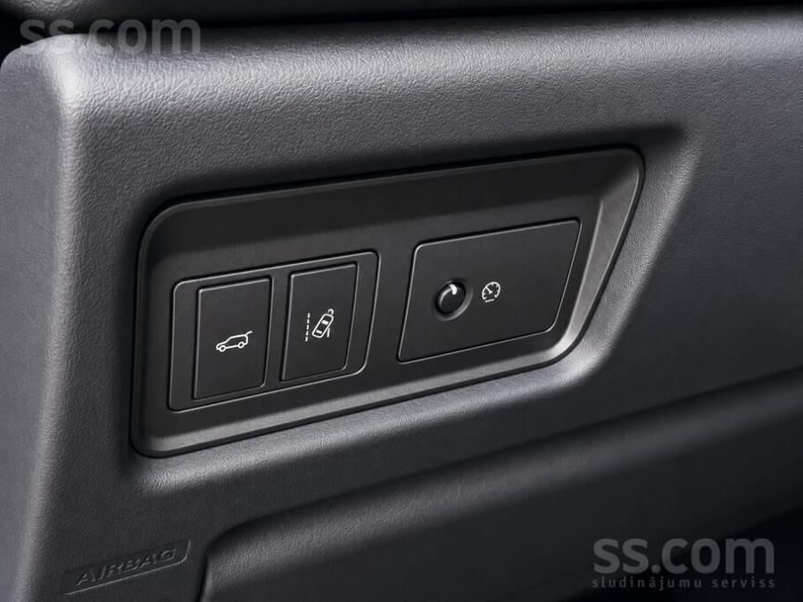 Melns Land Rover Range Rover Evoque 2017 Rīga, ar dzinēja tilpumu 2.00 L un nobraukumu 184 tūkst. km par 13500 €, foto 20 vietnē AUTOMOTO.COM.LV