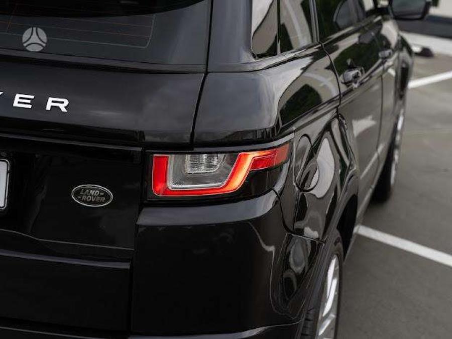 Black Land Rover Range Rover Evoque 2017 in Vilnius, with an engine capacity of 2.00 L and mileage of 76 thousand km for 16900 €, photo 15 on AUTOMOTO.COM.LV