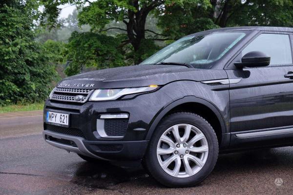 Melns Land Rover Range Rover Evoque 2017 Viļņa, ar dzinēja tilpumu 2.00 L un nobraukumu 203 tūkst. km par 11500 €, foto 3 vietnē AUTOMOTO.COM.LV