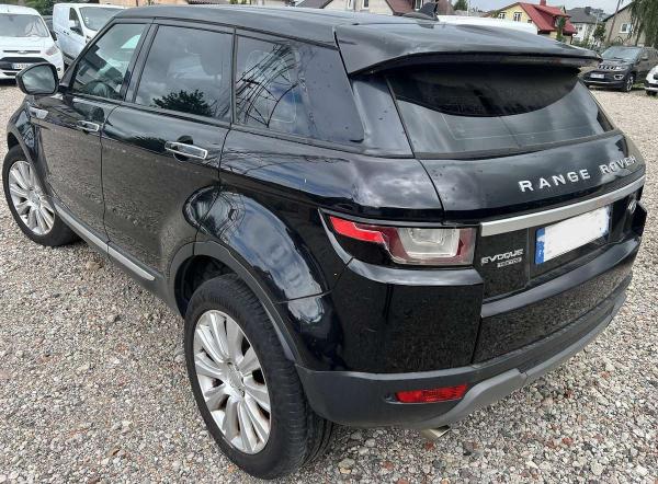 Melns Land Rover Range Rover Evoque 2017 Tauragė, ar dzinēja tilpumu 2.00 L un nobraukumu 115 tūkst. km par 7300 €, foto 4 vietnē AUTOMOTO.COM.LV