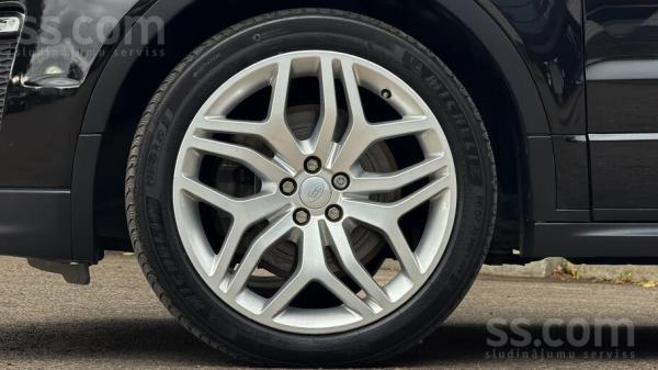 Melns Land Rover Range Rover Evoque 2017 Daugavpils, ar dzinēja tilpumu 2.00 L un nobraukumu 203 tūkst. km par 14550 €, foto 5 vietnē AUTOMOTO.COM.LV