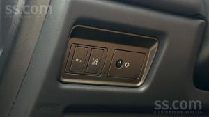 Black Land Rover Range Rover Evoque 2017 in Daugavpils, with an engine capacity of 2.00 L and mileage of 203 thousand km for 14550 €, photo 10 on AUTOMOTO.COM.LV