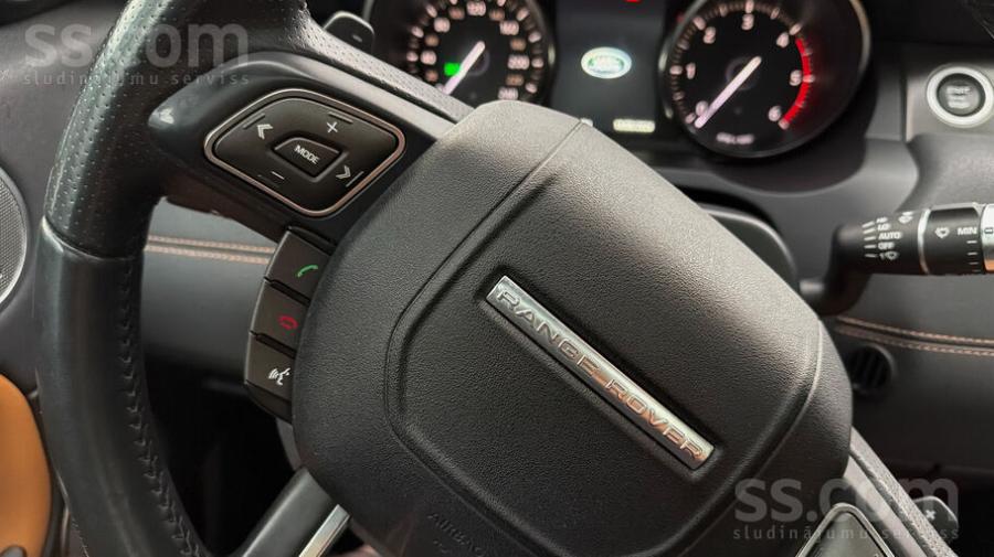 Black Land Rover Range Rover Evoque 2017 in Daugavpils, with an engine capacity of 2.00 L and mileage of 203 thousand km for 14550 €, photo 13 on AUTOMOTO.COM.LV