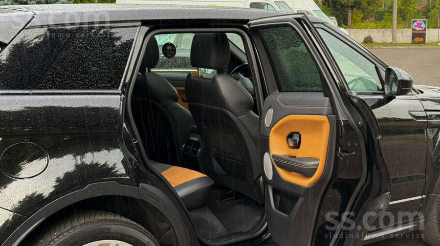 Black Land Rover Range Rover Evoque 2017 in Daugavpils, with an engine capacity of 2.00 L and mileage of 203 thousand km for 14550 €, photo 26 on AUTOMOTO.COM.LV