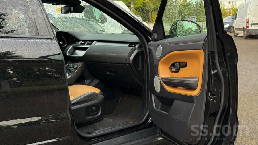Black Land Rover Range Rover Evoque 2017 in Daugavpils, with an engine capacity of 2.00 L and mileage of 203 thousand km for 14550 €, photo 27 on AUTOMOTO.COM.LV