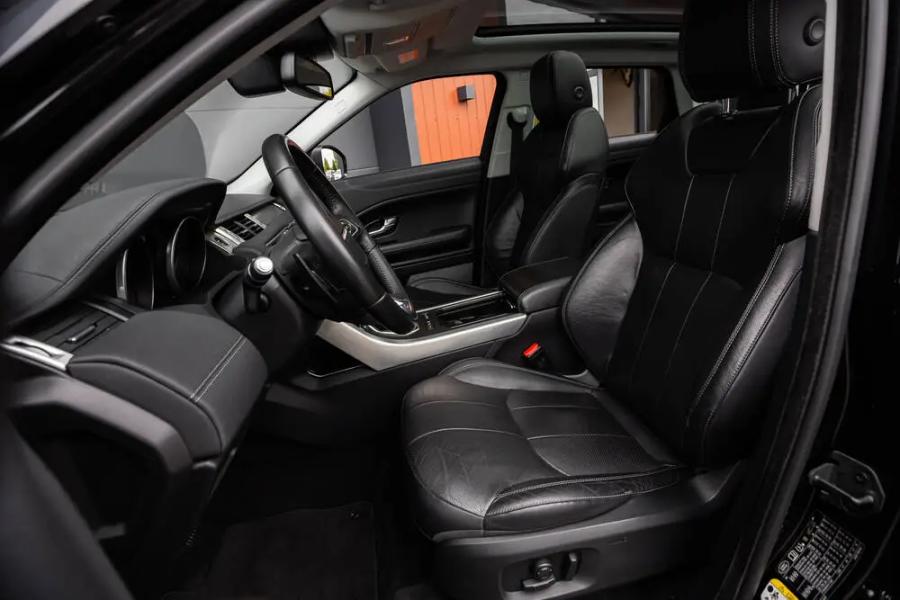 Black Land Rover Range Rover Evoque 2017 in Jelgava, with an engine capacity of 2.00 L and mileage of 160 thousand km for 11700 €, photo 16 on AUTOMOTO.COM.LV