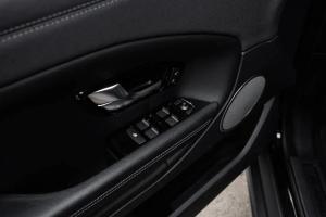 Black Land Rover Range Rover Evoque 2017 in Jelgava, with an engine capacity of 2.00 L and mileage of 160 thousand km for 11700 €, photo 17 on AUTOMOTO.COM.LV