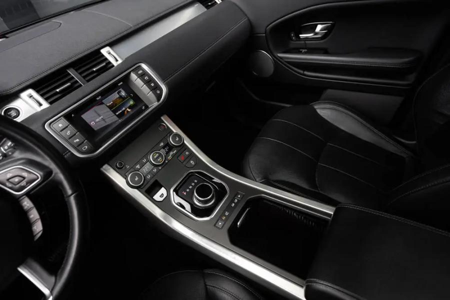 Black Land Rover Range Rover Evoque 2017 in Jelgava, with an engine capacity of 2.00 L and mileage of 160 thousand km for 11700 €, photo 20 on AUTOMOTO.COM.LV