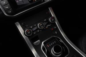Black Land Rover Range Rover Evoque 2017 in Jelgava, with an engine capacity of 2.00 L and mileage of 160 thousand km for 11700 €, photo 22 on AUTOMOTO.COM.LV