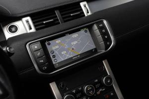 Black Land Rover Range Rover Evoque 2017 in Jelgava, with an engine capacity of 2.00 L and mileage of 160 thousand km for 11700 €, photo 26 on AUTOMOTO.COM.LV