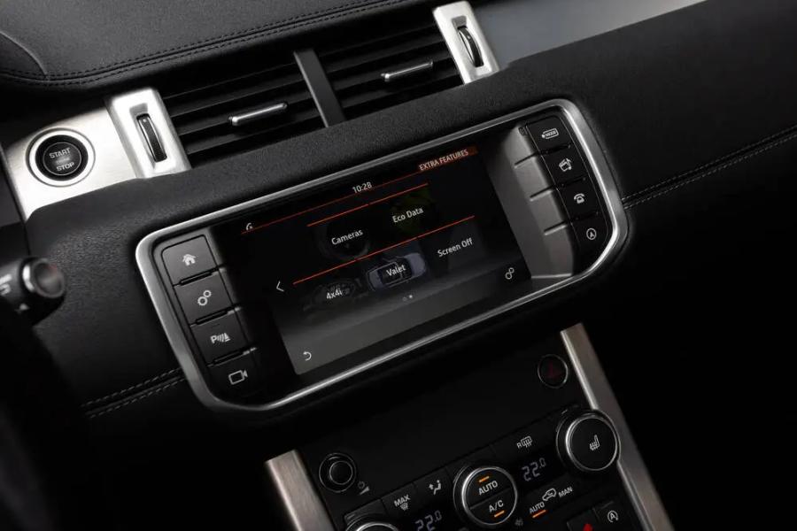 Black Land Rover Range Rover Evoque 2017 in Jelgava, with an engine capacity of 2.00 L and mileage of 160 thousand km for 11700 €, photo 27 on AUTOMOTO.COM.LV