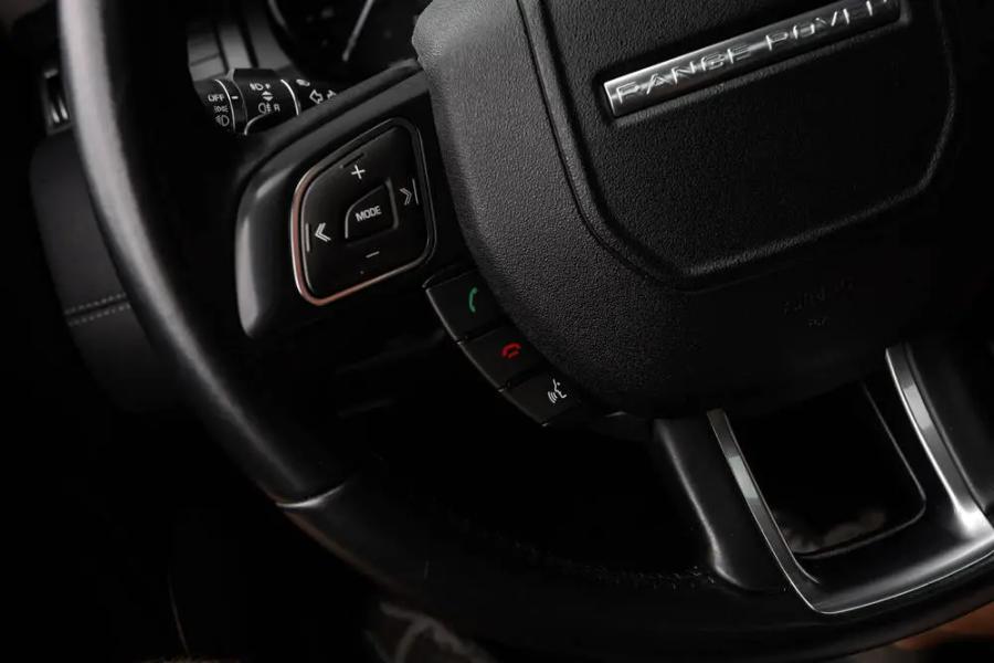 Black Land Rover Range Rover Evoque 2017 in Jelgava, with an engine capacity of 2.00 L and mileage of 160 thousand km for 11700 €, photo 30 on AUTOMOTO.COM.LV