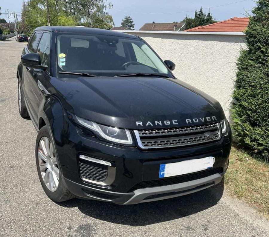 Melns Land Rover Range Rover Evoque 2017 Tauragė, ar dzinēja tilpumu 2.00 L un nobraukumu 118 tūkst. km par 7000 €, foto 1 vietnē AUTOMOTO.COM.LV