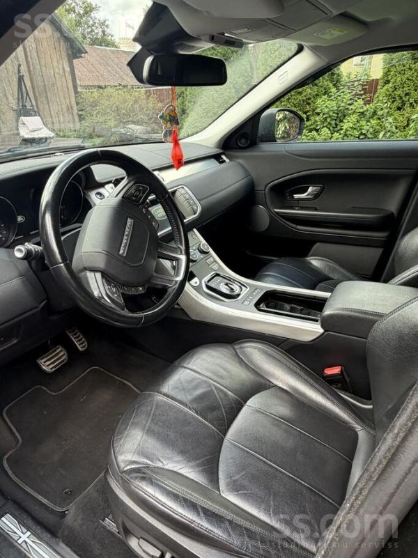 Black Land Rover Range Rover Evoque 2017 in Kuldiga, with an engine capacity of 2.00 L and mileage of 257 thousand km for 11500 €, photo 8 on AUTOMOTO.COM.LV
