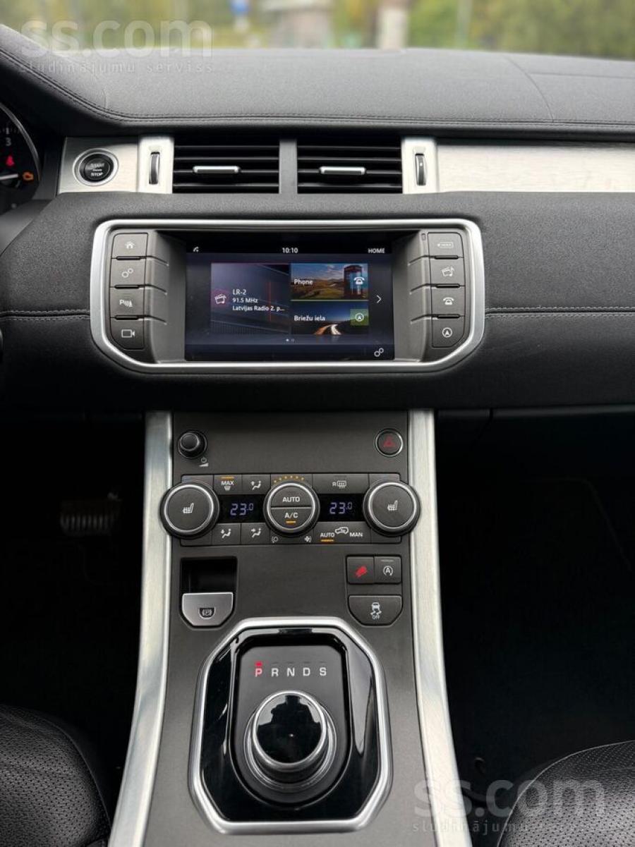 Black Land Rover Range Rover Evoque 2017 in Riga, with an engine capacity of 2.00 L and mileage of 185 thousand km for 11500 €, photo 14 on AUTOMOTO.COM.LV