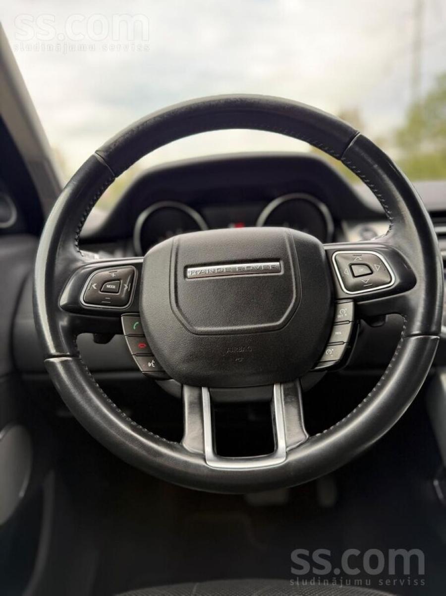 Black Land Rover Range Rover Evoque 2017 in Riga, with an engine capacity of 2.00 L and mileage of 185 thousand km for 11500 €, photo 16 on AUTOMOTO.COM.LV