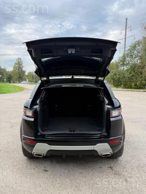 Black Land Rover Range Rover Evoque 2017 in Riga, with an engine capacity of 2.00 L and mileage of 185 thousand km for 11500 €, photo 8 on AUTOMOTO.COM.LV