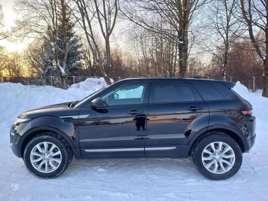 Melns Land Rover Range Rover Evoque 2018 Šauļi, ar dzinēja tilpumu 2.00 L un nobraukumu 106 tūkst. km par 12950 €, foto 10 vietnē AUTOMOTO.COM.LV