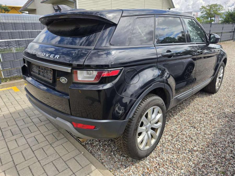 Black Land Rover Range Rover Evoque 2018 in Taurage, with an engine capacity of 2.00 L and mileage of 177 thousand km for 7800 €, photo 4 on AUTOMOTO.COM.LV