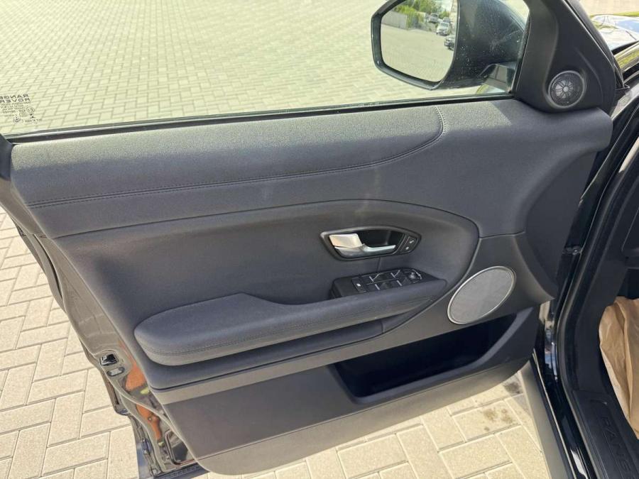 Black Land Rover Range Rover Evoque 2018 in Telschi, with an engine capacity of 2.00 L and mileage of 106 thousand km for 8700 €, photo 17 on AUTOMOTO.COM.LV