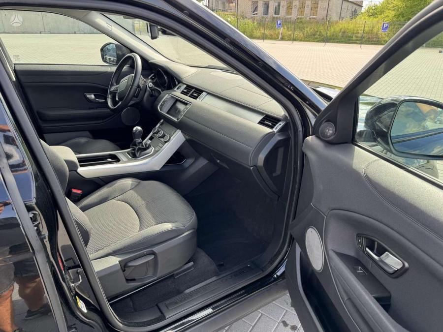 Black Land Rover Range Rover Evoque 2018 in Telschi, with an engine capacity of 2.00 L and mileage of 106 thousand km for 8700 €, photo 21 on AUTOMOTO.COM.LV