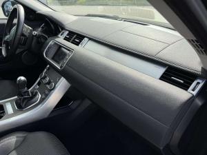 Black Land Rover Range Rover Evoque 2018 in Telschi, with an engine capacity of 2.00 L and mileage of 106 thousand km for 8700 €, photo 23 on AUTOMOTO.COM.LV
