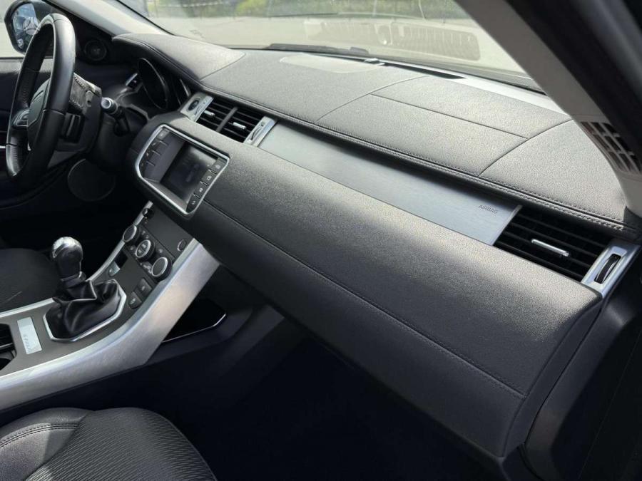 Black Land Rover Range Rover Evoque 2018 in Telschi, with an engine capacity of 2.00 L and mileage of 106 thousand km for 8700 €, photo 23 on AUTOMOTO.COM.LV
