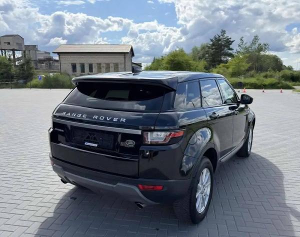 Black Land Rover Range Rover Evoque 2018 in Telschi, with an engine capacity of 2.00 L and mileage of 106 thousand km for 8690 €, photo 9 on AUTOMOTO.COM.LV