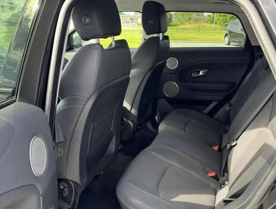 Melns Land Rover Range Rover Evoque 2018 Telšiai, ar dzinēja tilpumu 2.00 L un nobraukumu 106 tūkst. km par 8690 €, foto 15 vietnē AUTOMOTO.COM.LV
