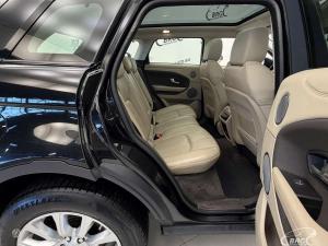 Black Land Rover Range Rover Evoque 2018 in Vilnius, with an engine capacity of 2.00 L and mileage of 143 thousand km for 12900 €, photo 11 on AUTOMOTO.COM.LV