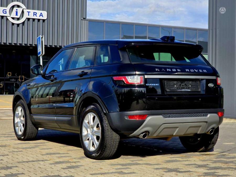 Black Land Rover Range Rover Evoque 2018 in Siauliai, with an engine capacity of 2.00 L and mileage of 208 thousand km for 12500 €, photo 3 on AUTOMOTO.COM.LV