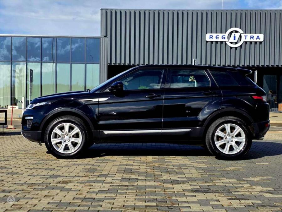 Black Land Rover Range Rover Evoque 2018 in Siauliai, with an engine capacity of 2.00 L and mileage of 208 thousand km for 12500 €, photo 4 on AUTOMOTO.COM.LV