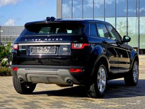 Black Land Rover Range Rover Evoque 2018 in Siauliai, with an engine capacity of 2.00 L and mileage of 208 thousand km for 12500 €, photo 7 on AUTOMOTO.COM.LV